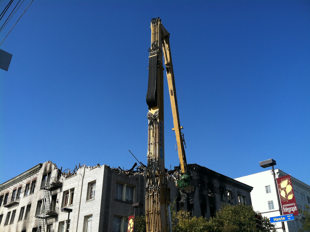 Berkeley's 95-year-old Sequoia building is brought down