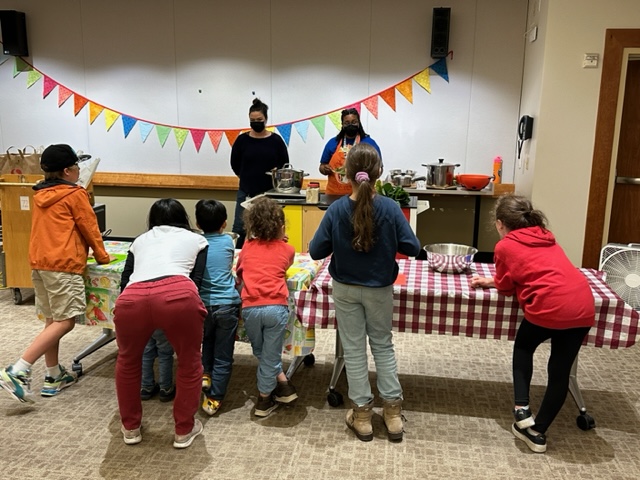 Kids can eat lunch free at the Berkeley library this summer