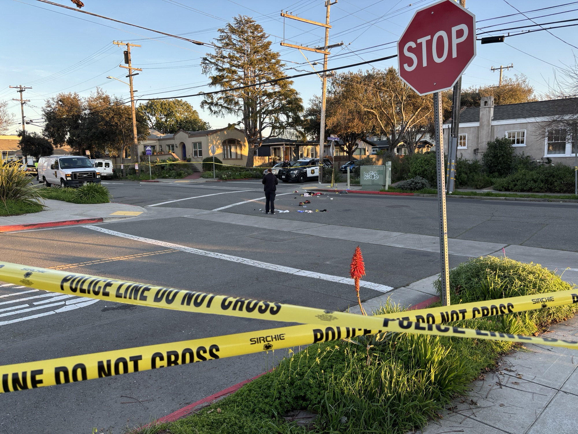 Southwest Berkeley stabbing leaves 1 dead, 2 wounded Southwest Berkeley stabbing leaves 1 dead, 2 wounded
