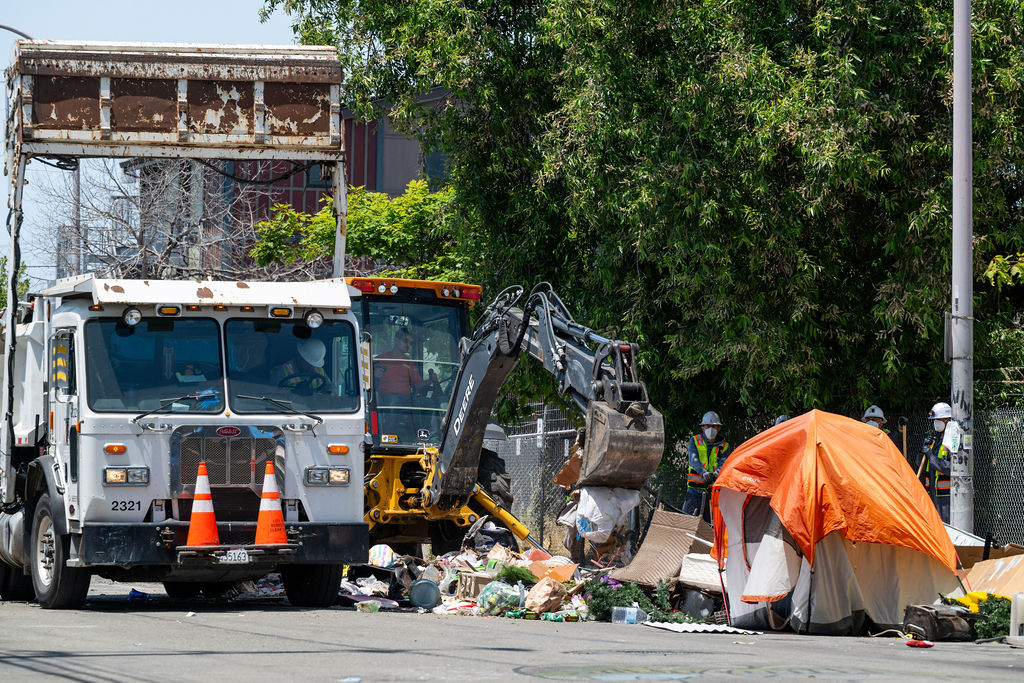 Berkeley begins clearing longstanding homeless encampment